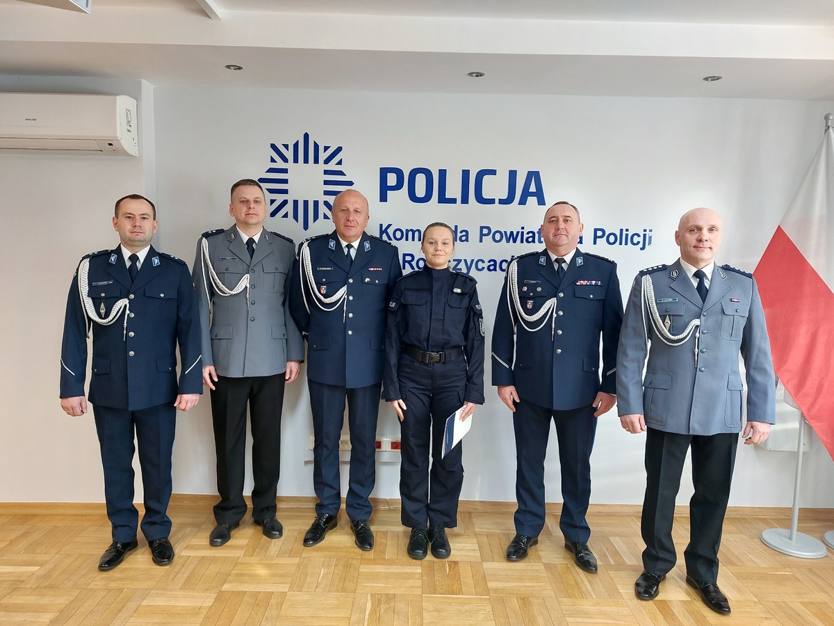 Uroczyste ślubowanie w ropczyckiej komendzie - Wydarzenia - KPP w ...